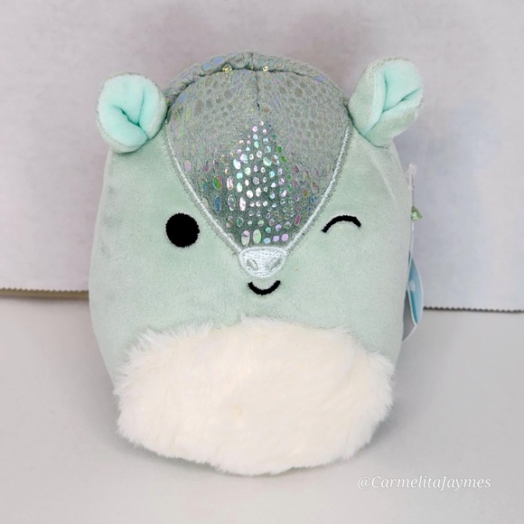Squishmallows | Toys | Arilla Green Iridescent Shimmer Armadillo ...
